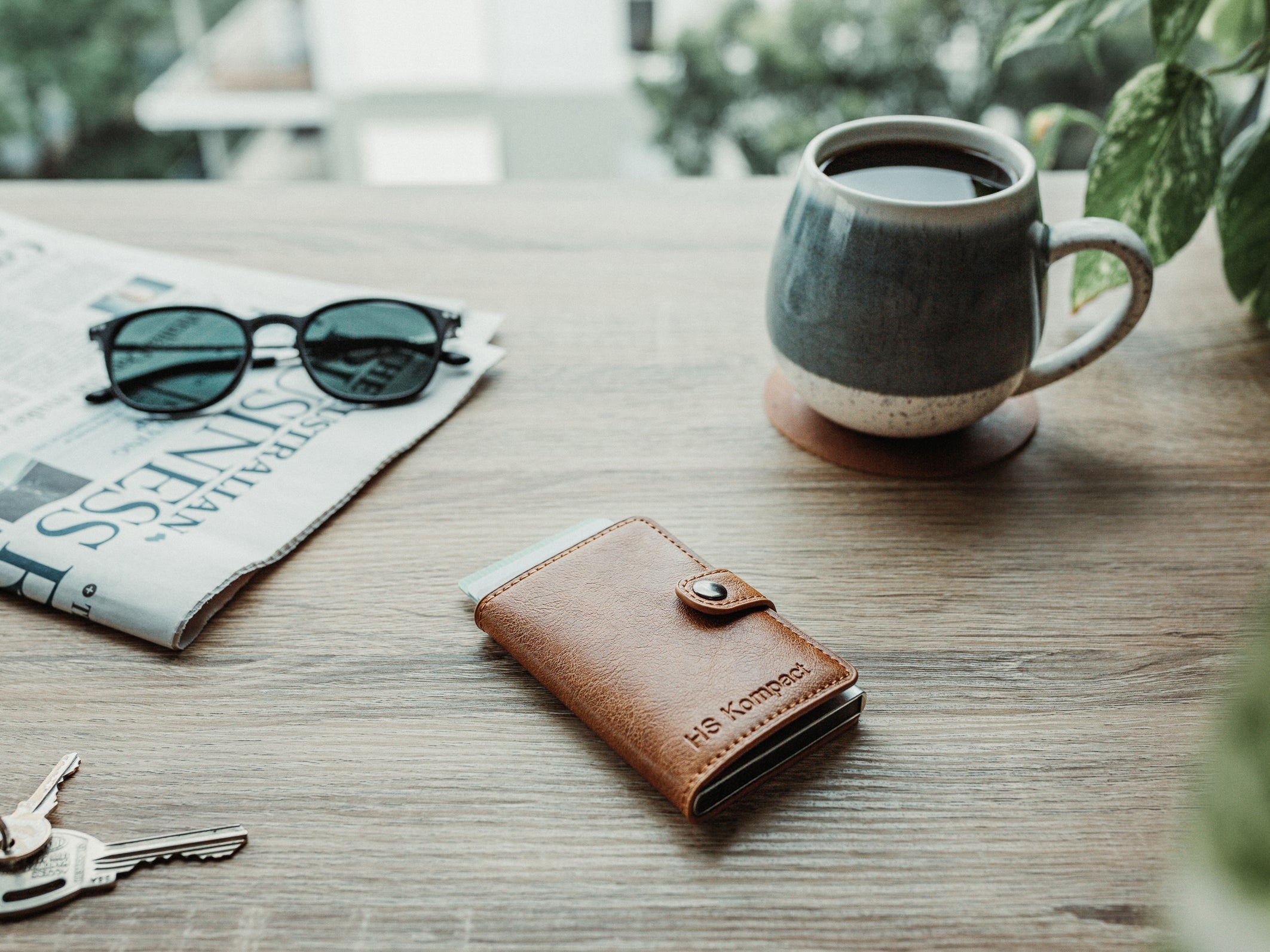 Introducing the HS Kompact Wallet