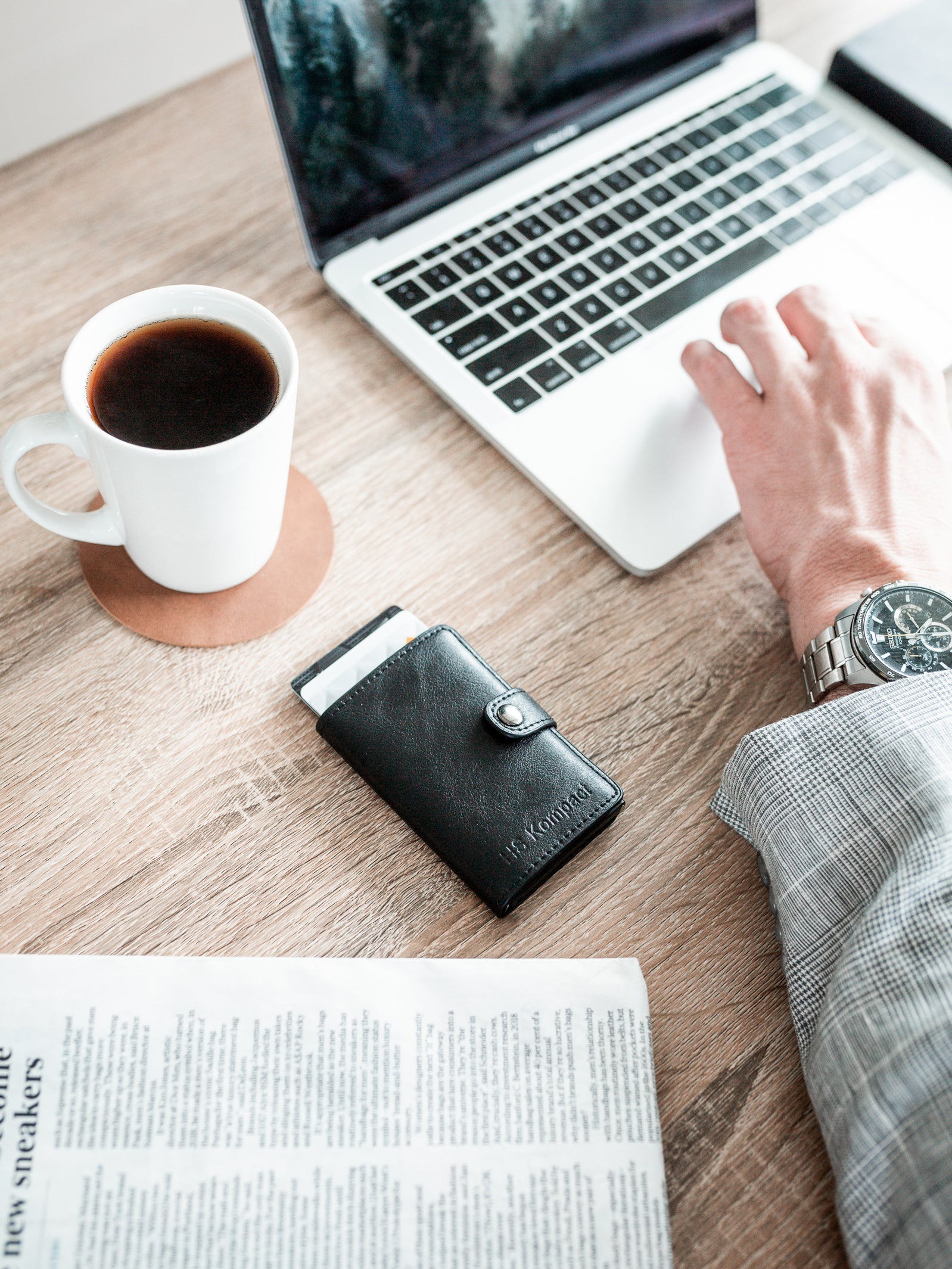 Kompact Black– HS Kompact