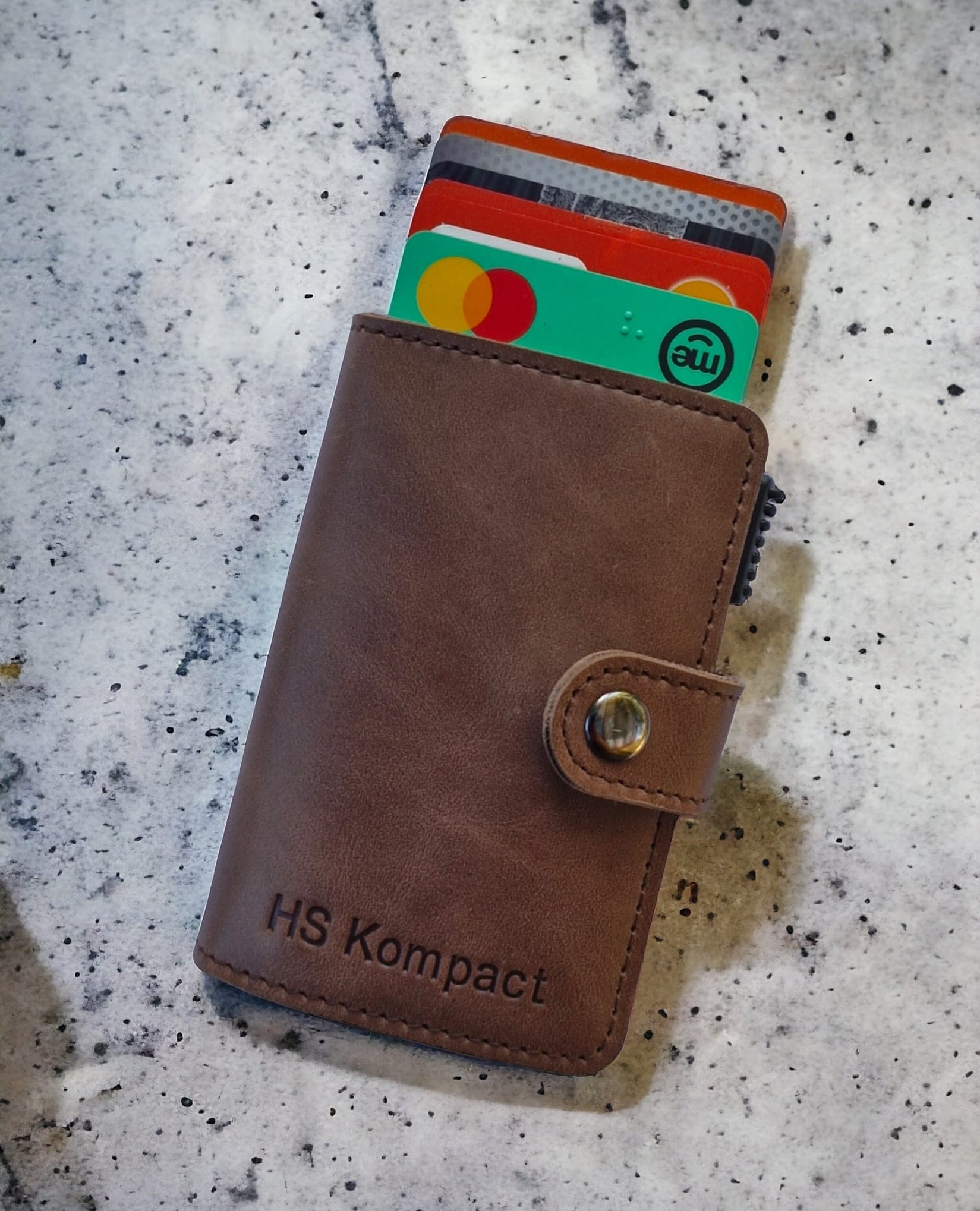 Premium Kompact Dark– HS Kompact